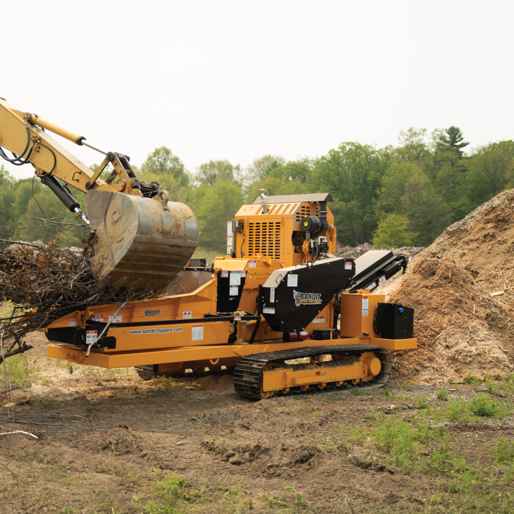 Bandit Model 1425 Track compact horizontal grinder - Tree Care Industry ...